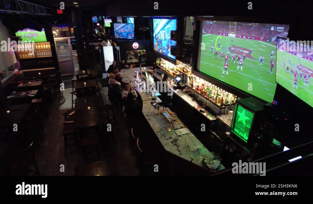 Tv sports bar Stock Videos & Footage - HD and 4K Video Clips - Alamy
