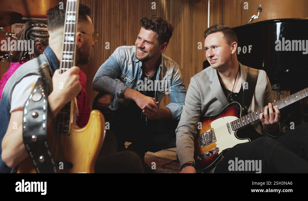 Male music Stock Videos & Footage - HD and 4K Video Clips - Alamy