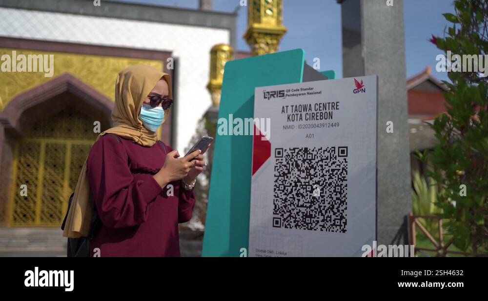 Qr code national payment standard. Muslims perform Prayer during Covid ...