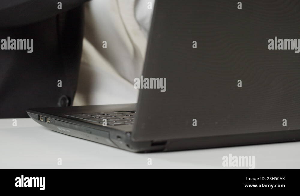 Aggressive man at work, Computer failure, error, stress at work concept ...