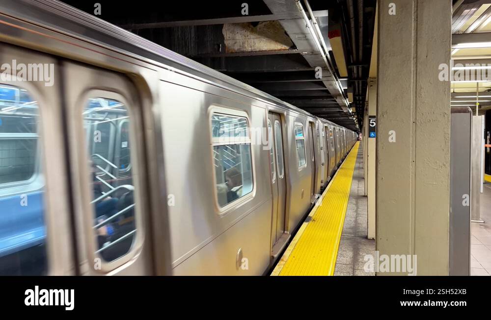 Train Arriving on 57 Street Metro Station of New York City Subway USA ...