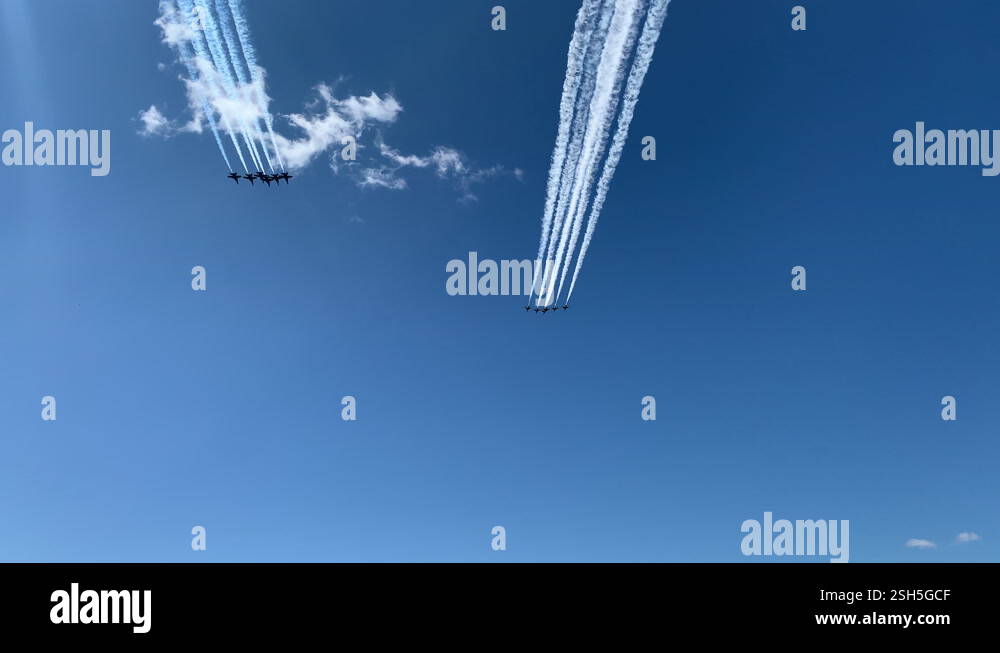 Fighter jet flyover in New York City Stock Video Footage - Alamy