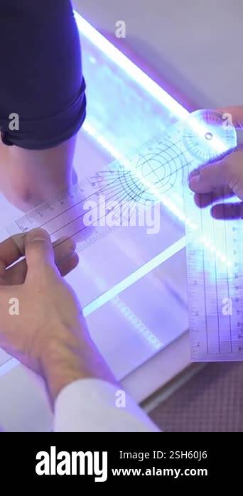 Sizing system Stock Videos & Footage - HD and 4K Video Clips - Alamy