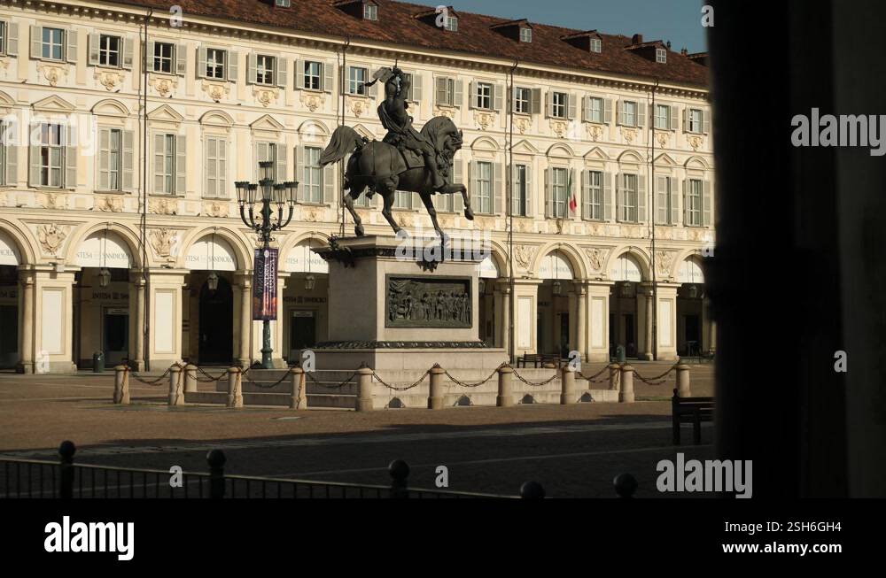 Symbolic statue Stock Videos & Footage - HD and 4K Video Clips - Alamy