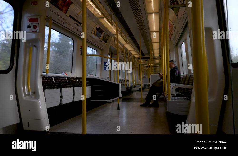 30 November 2022 - Inside View Of Metropolitan Line Train Carriage ...