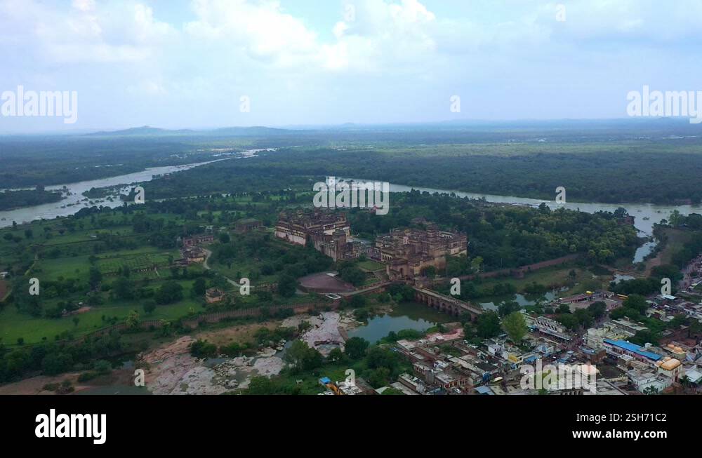 Orchha fort Stock Videos & Footage - HD and 4K Video Clips - Alamy