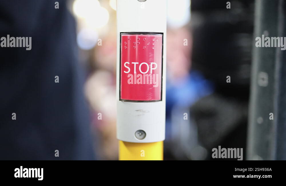 Stopbuttonbus Stock Videos & Footage - HD and 4K Video Clips - Alamy