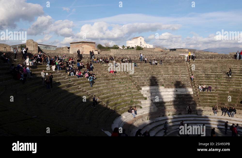 Amphitheater pompeii Stock Videos & Footage - HD and 4K Video Clips - Alamy