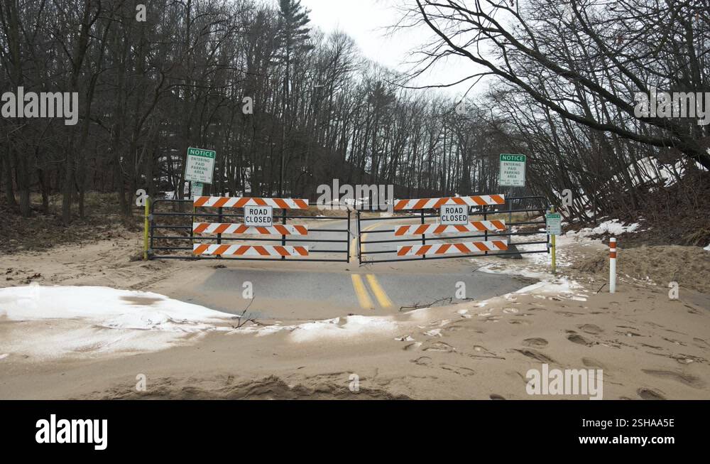 Weather signs Stock Videos & Footage - HD and 4K Video Clips - Alamy