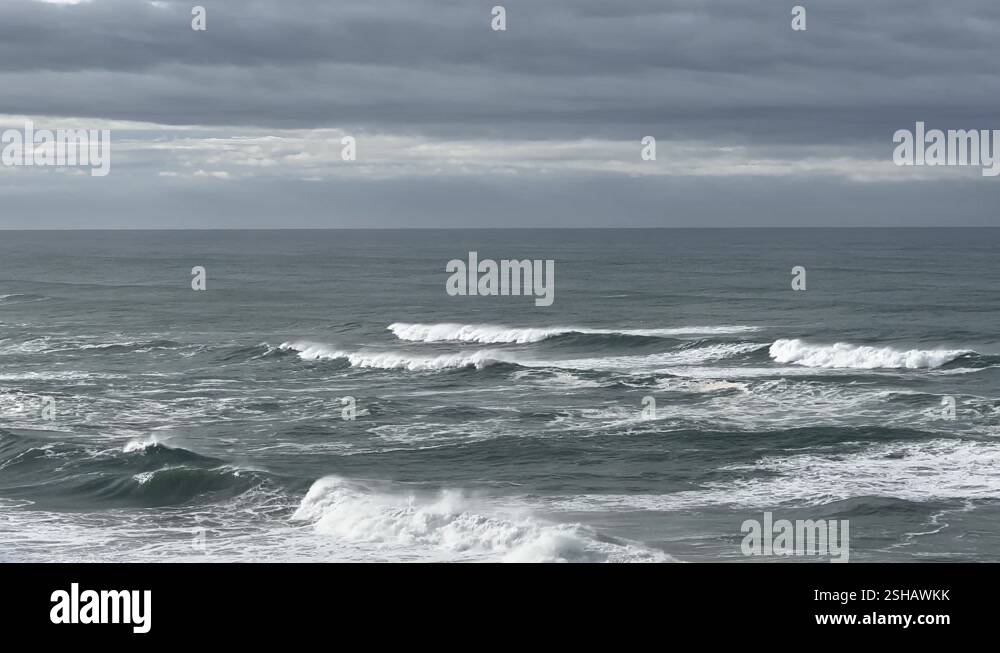 Rolling Tidal Waves From The Pacific Ocean On Oregon Coast, United ...