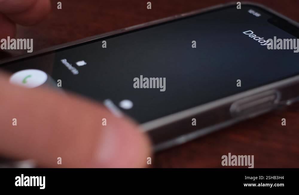 Incoming call screen animation with Accept and Reject options on a ...