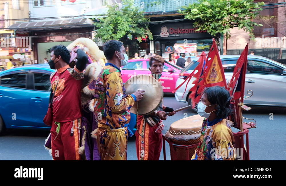 Costume red chinatown chinese Stock Videos & Footage - HD and 4K Video ...
