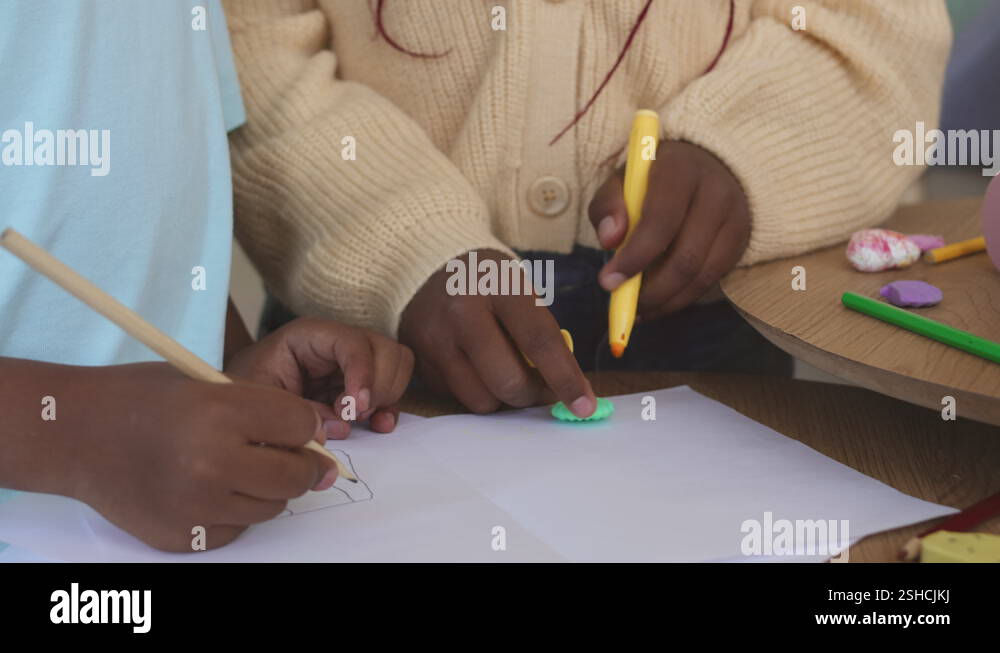 Kids Drawing Together Stock Video Footage - Alamy