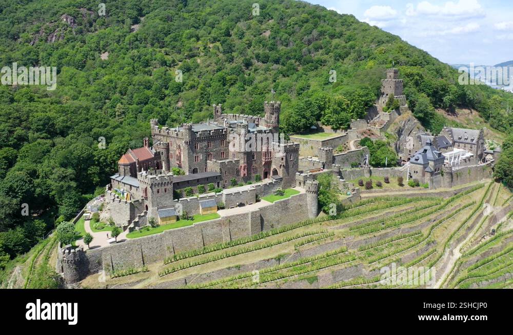 Reichenstein Castle with Clemenskapelle, Trechtingshausen on the Rhine ...