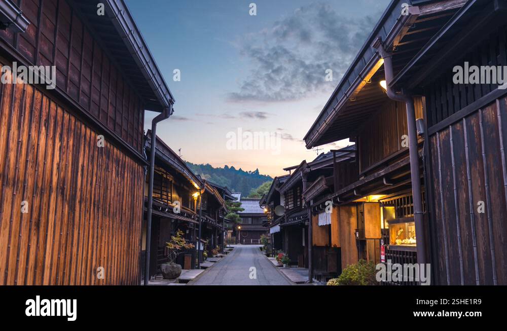 Takayama Gifu Japan time lapse 4K, timelapse at old town Sannomachi ...
