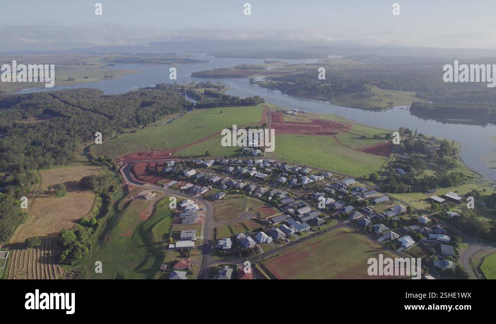 Yungaburra Town On Lake Tinaroo In Atherton Tablelands, QLD, Australia ...