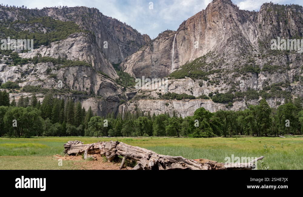 8K Yosemite Falls Cook's Meadow Time Lapse Traffic Wide Tilt Up Sierra ...