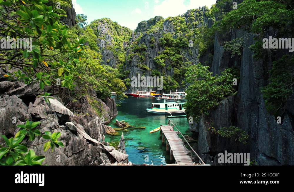 4k Drone Through Narrow Passage at Twin Lagoon, Coron, Palawan ...