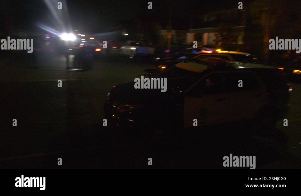lapd police cars respond to scene Stock Video Footage - Alamy
