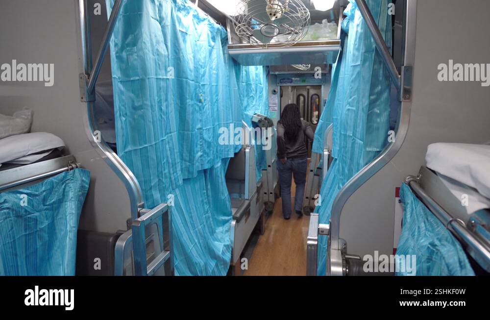 Thai Sleeper Trains With Overnight Bedding In Places, good and cheap ...