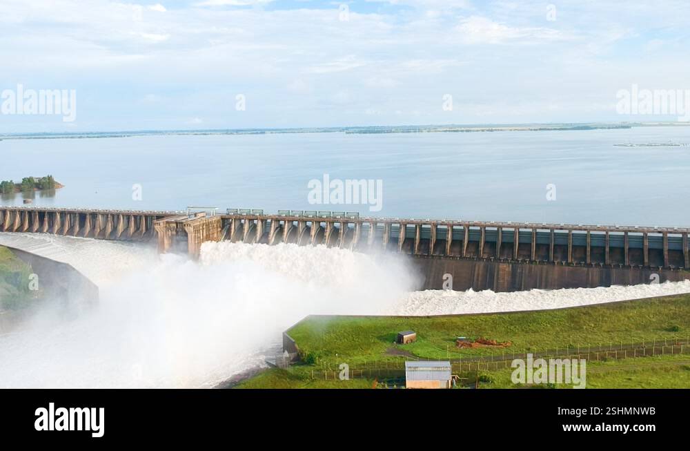 Reservoir overflowing flooding river downstreem, Vaaldam Floods South ...