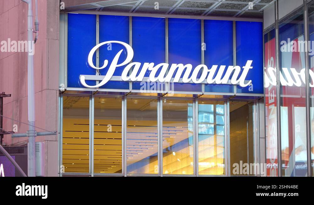 Paramount Building at Times Square New York - NEW YORK CITY, USA - FEBRUARY 14 Stock Video ...