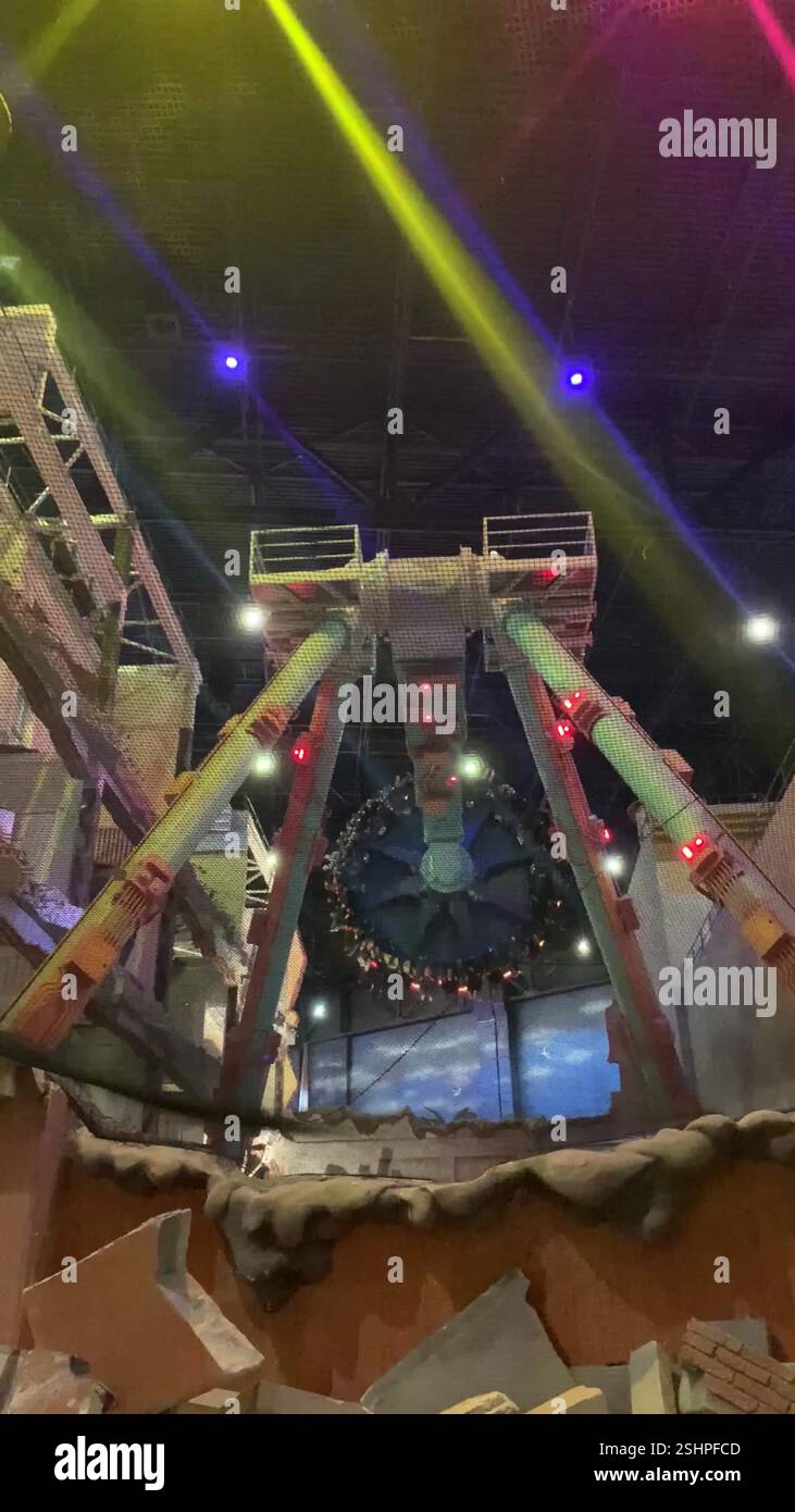 Huge attraction Stock Videos & Footage - HD and 4K Video Clips - Alamy