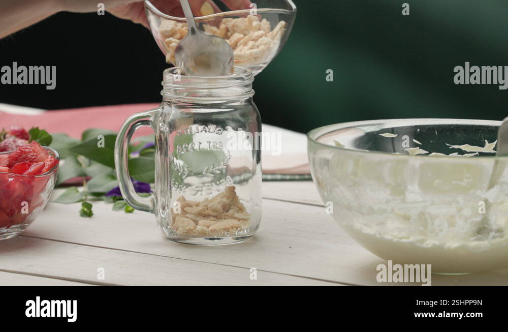 Crackers to fill Stock Videos & Footage - HD and 4K Video Clips - Alamy