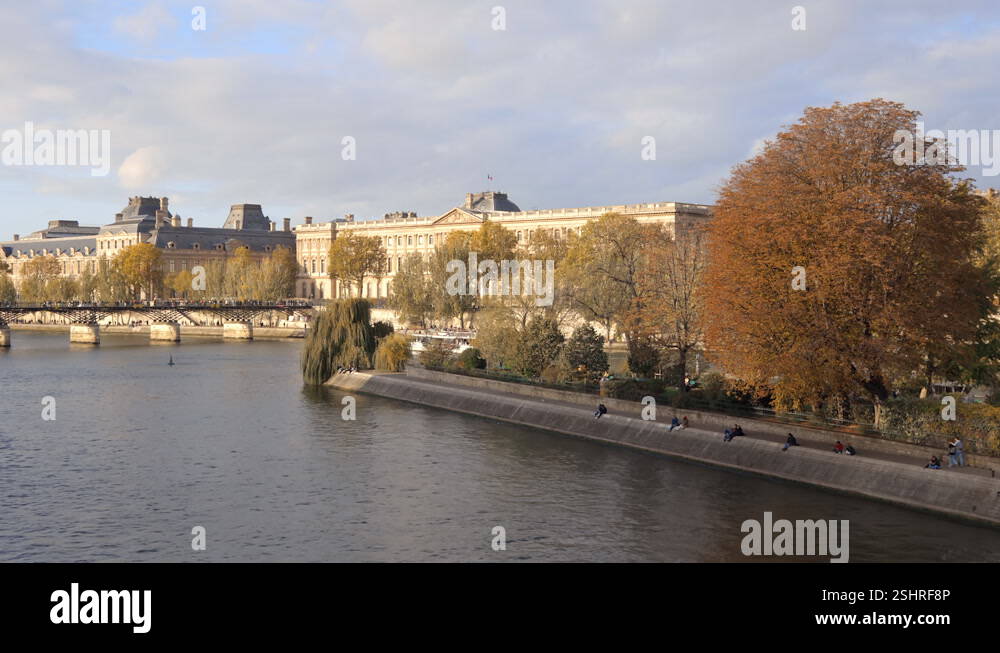Square Barye and Ile Saint-Louis island on the Seine river in Paris ...