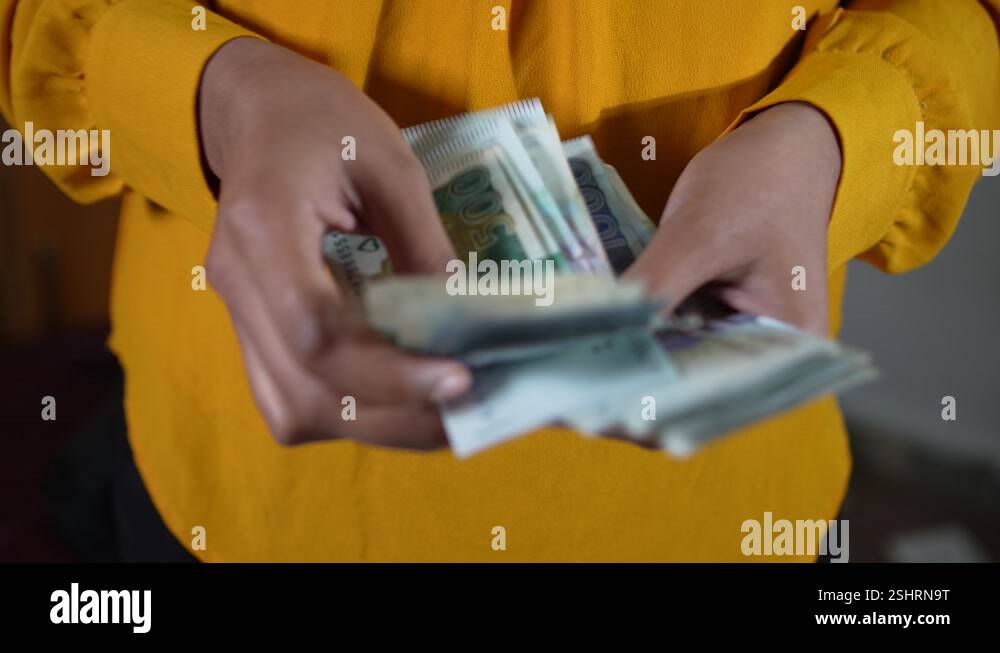 1000 rupees Stock Videos & Footage - HD and 4K Video Clips - Alamy