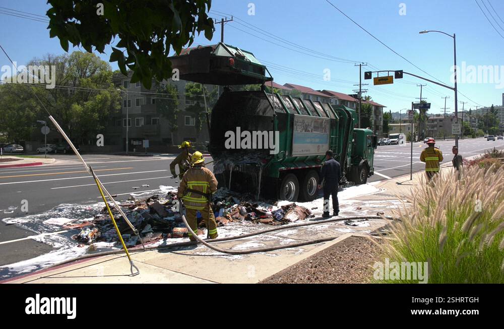 Garbage truck fire Stock Videos & Footage - HD and 4K Video Clips - Alamy