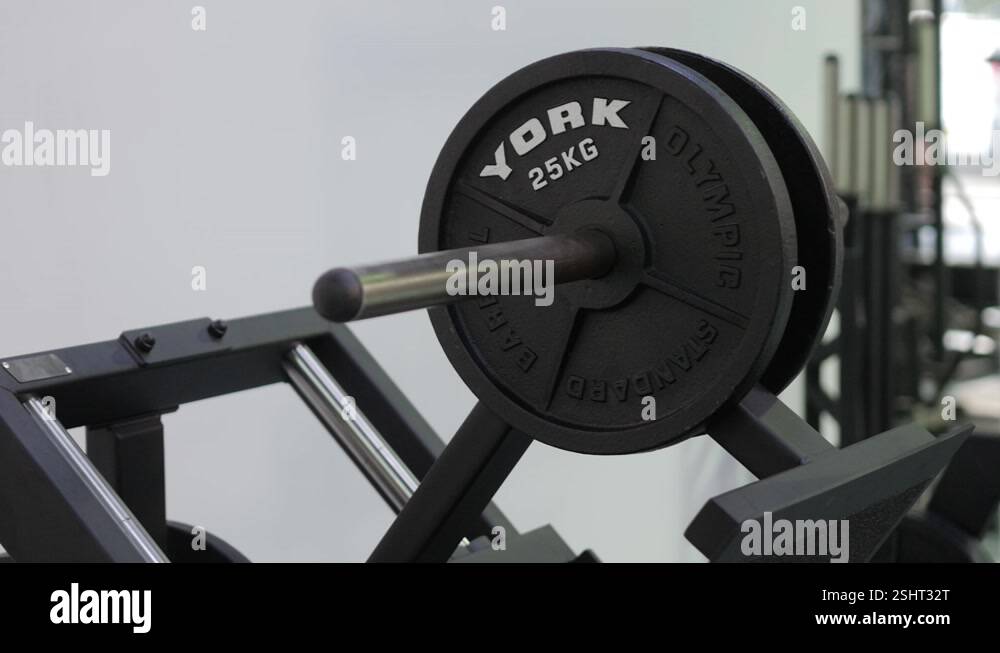 Freeweights Stock Videos & Footage - HD and 4K Video Clips - Alamy