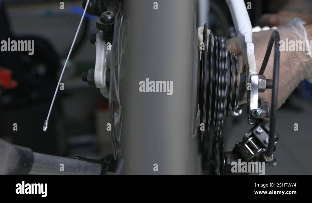 Gear cycle Stock Videos & Footage - HD and 4K Video Clips - Alamy