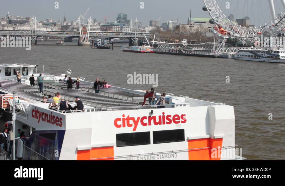 Thames launch Stock Videos & Footage - HD and 4K Video Clips - Alamy
