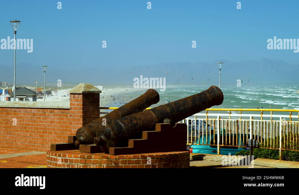 Historic cannons Stock Videos & Footage - HD and 4K Video Clips - Alamy