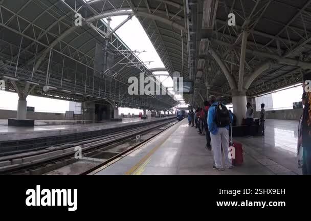 Metro rail,india Stock Videos & Footage - HD and 4K Video Clips - Alamy
