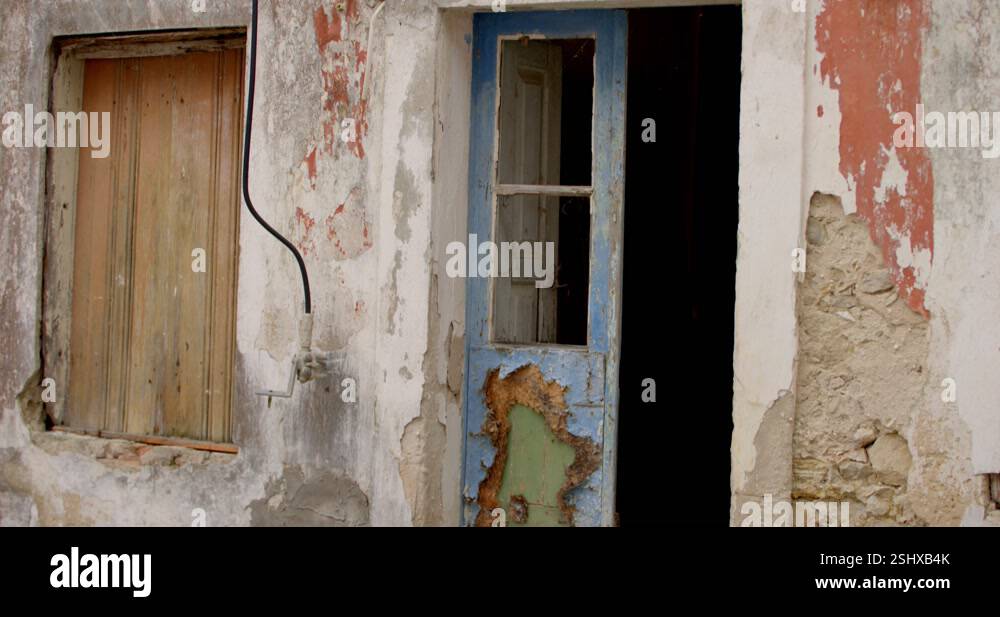 Poor door Stock Videos & Footage - HD and 4K Video Clips - Alamy