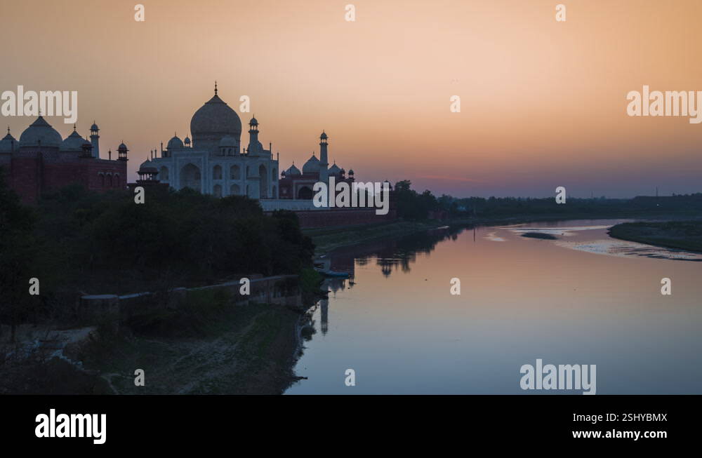 Timelapse of Sunset Over the Taj Mahal and Yamuna River in Agra, India ...