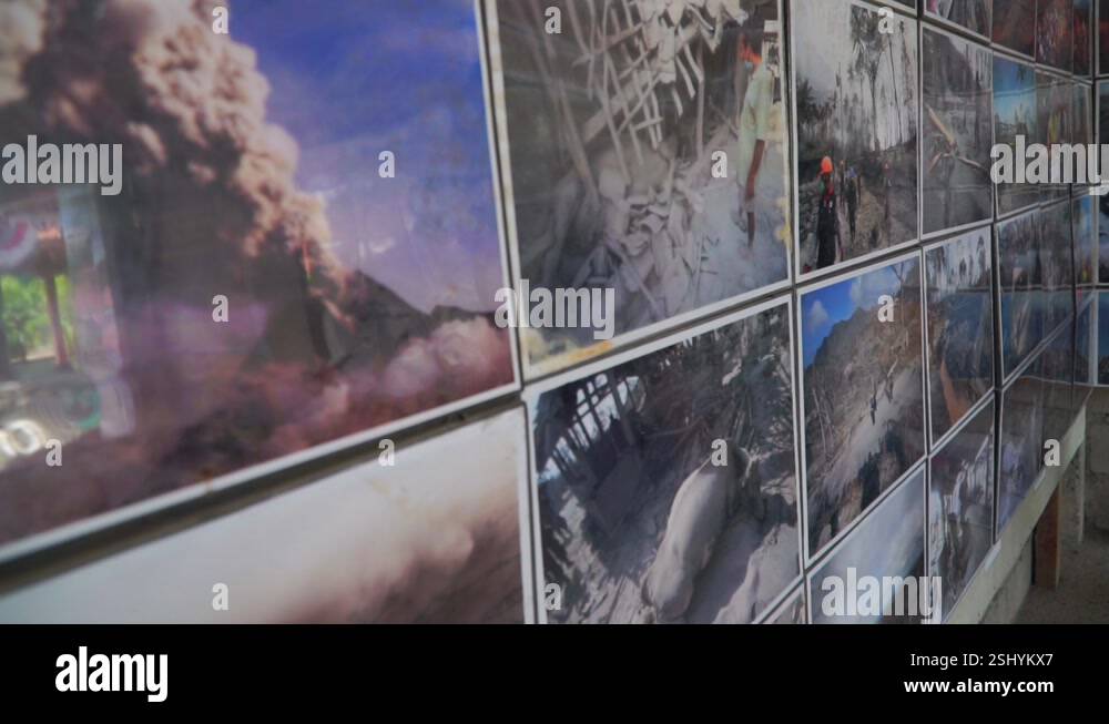 Photo gallery of volcanic eruption disaster from Merapi Volcano ...