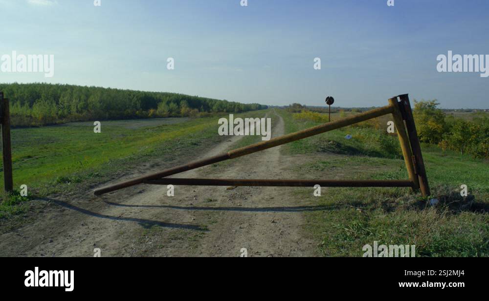 Broken metal gate Stock Videos & Footage - HD and 4K Video Clips - Alamy