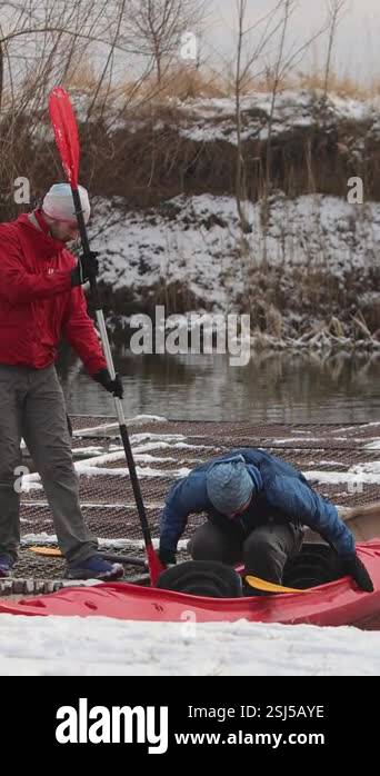 Kayak scene Stock Videos & Footage - HD and 4K Video Clips - Alamy