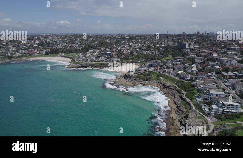 Tamarama Point And Mackenzie’s Point Lookout In Tamarama, NSW Sydney ...