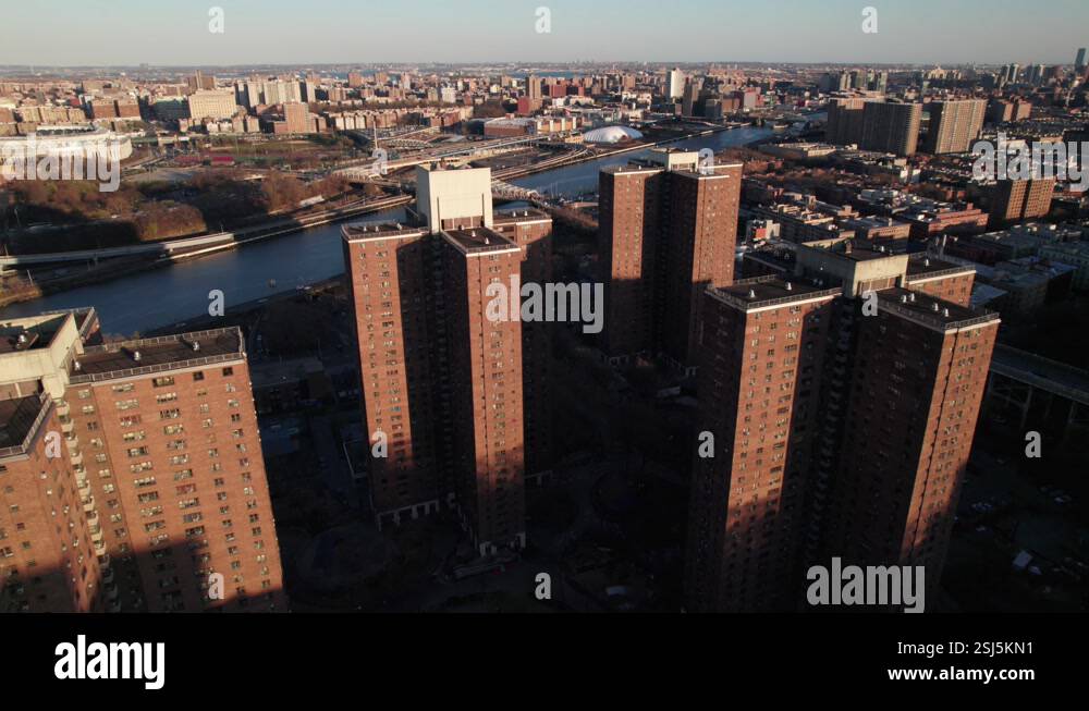 Massive residential housing complex in Harlem, New York. Bronx and East ...