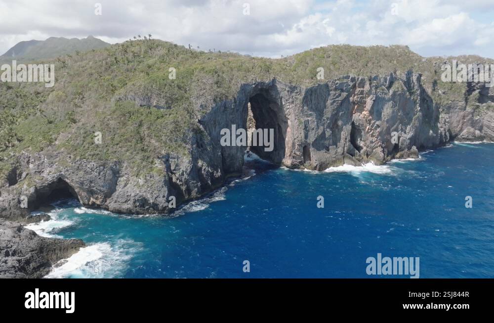 Dramatic cave Stock Videos & Footage - HD and 4K Video Clips - Alamy