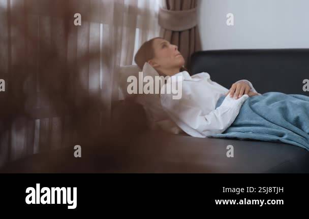 Young female patient lying on crouch release emotion from traumatic ...