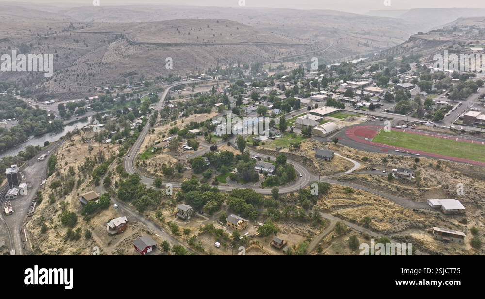 Maupin Oregon Aerial v2 panoramic panning view drone flyover remote ...