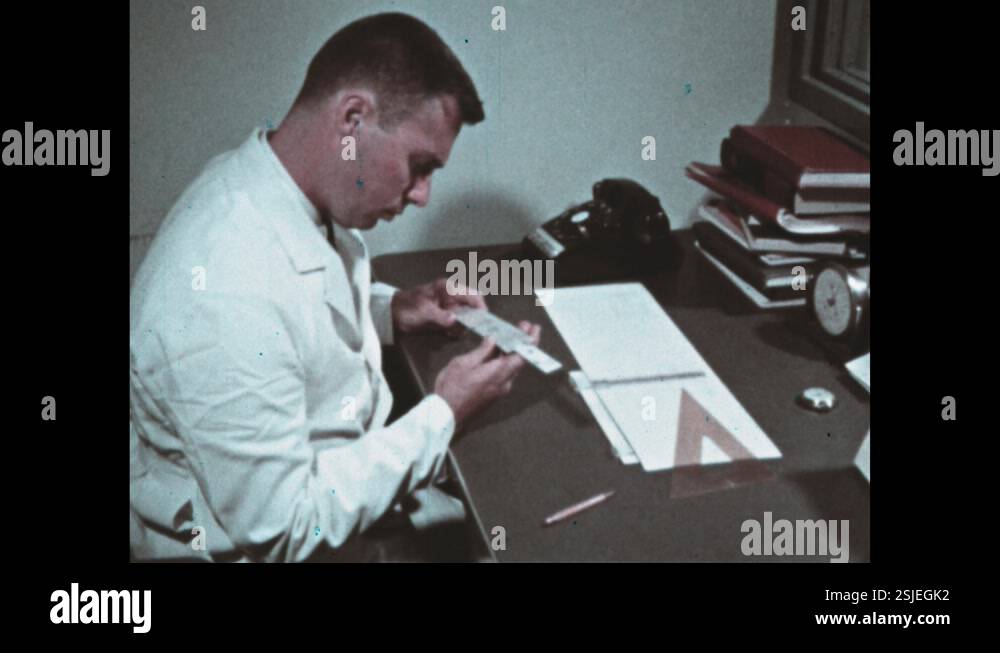 Drawing man weight Stock Videos & Footage - HD and 4K Video Clips - Alamy