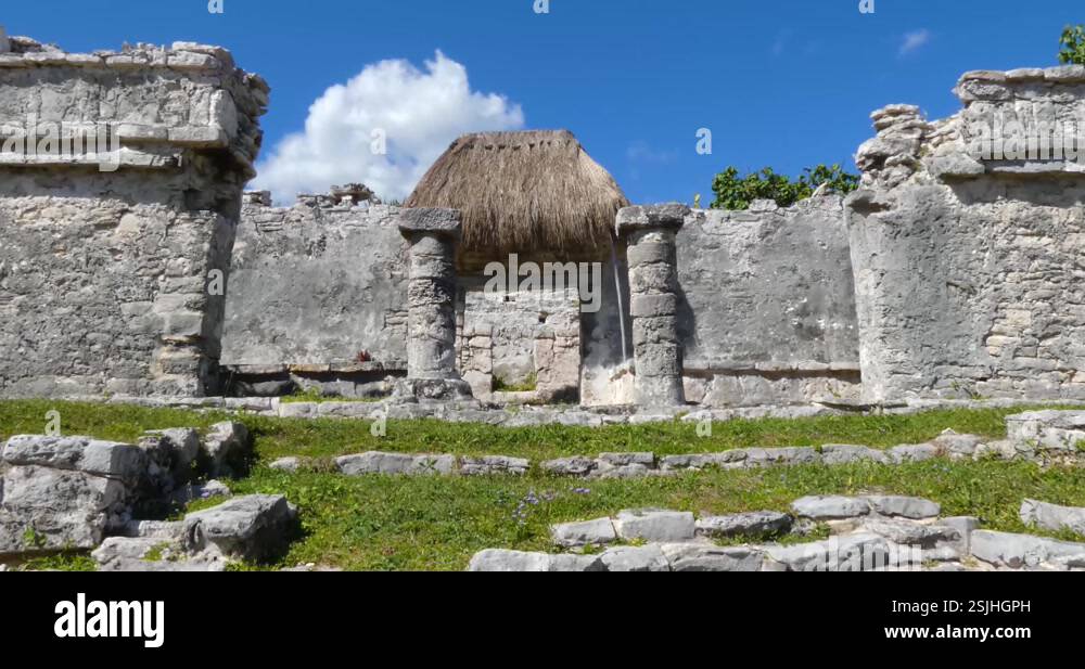 House of Water (Casa de Chultun),Structure 20, mayan ruins at Tulum ...