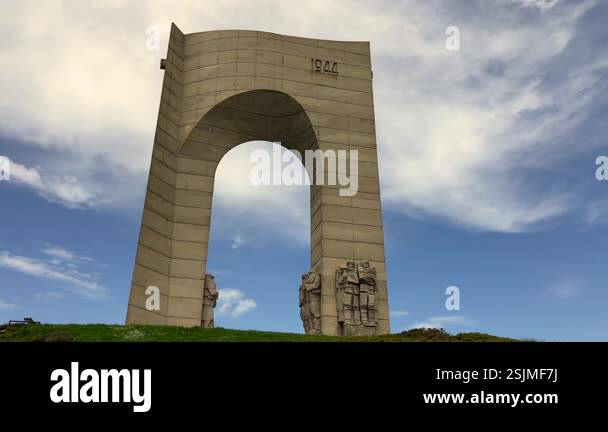 Freedom arch Stock Videos & Footage - HD and 4K Video Clips - Alamy