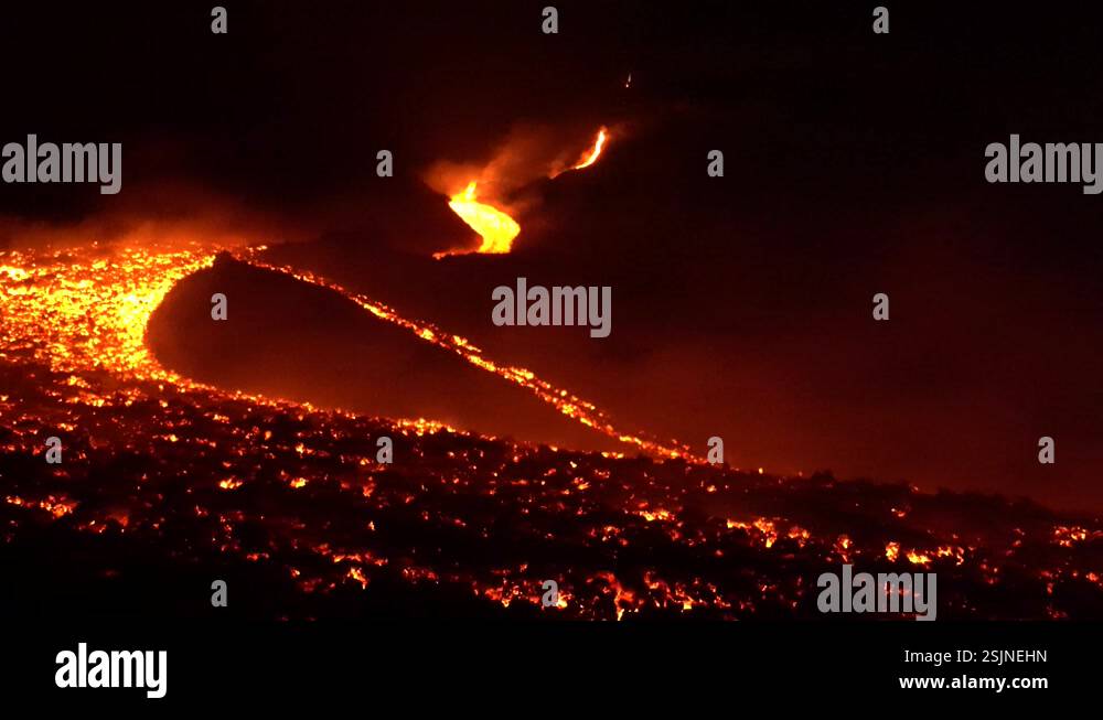 Volcan eruption lava mountain Stock Videos & Footage - HD and 4K Video ...
